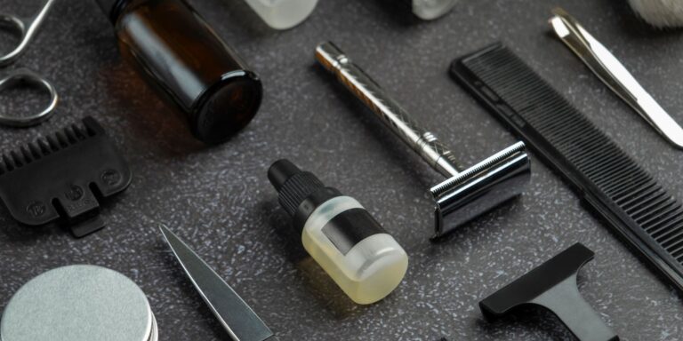 Straight Razor vs Safety Razor: Which Shaves Better?