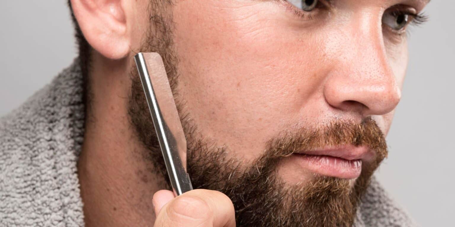 Straight Razor vs Safety Razor: Which Shaves Better?